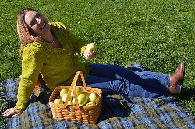 Ravelry: Golden Delicious pattern by Mary Scott Huff