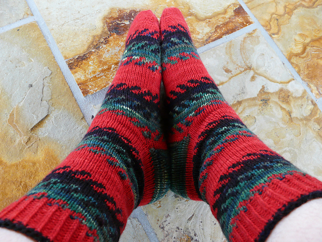 Ravelry: Interlock Socks pattern by Helen Gipson