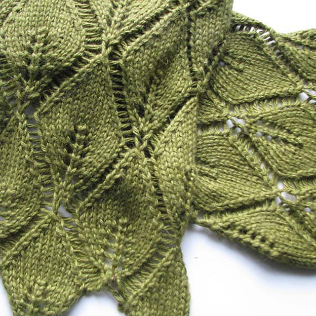 Ravelry: Trailing leaf scarf pattern by Sue Culligan