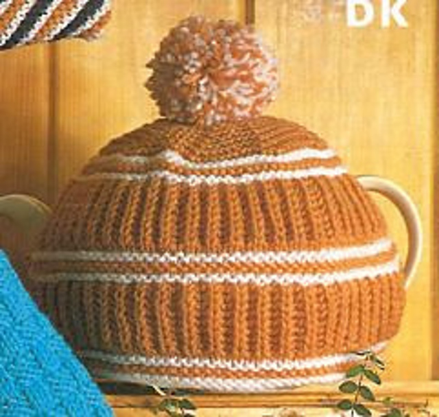 Ravelry: Tea Cosy pattern by Marriner Yarns