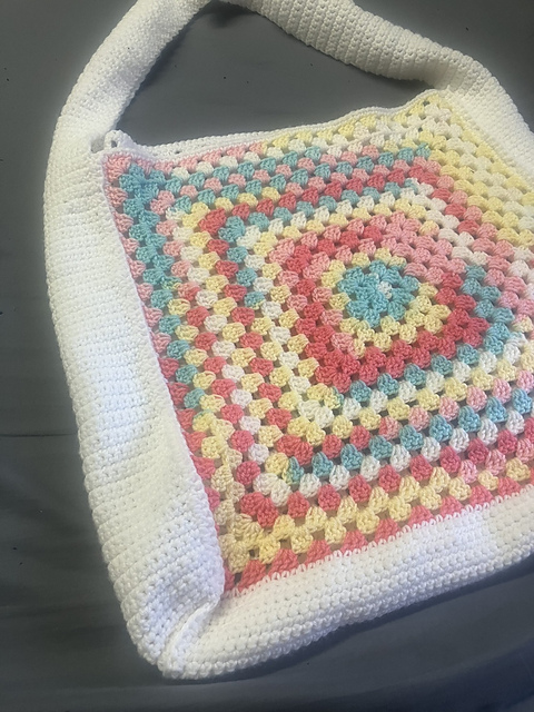 Ravelry: Neapolitan Squares Bag pattern by Heather Hamlin