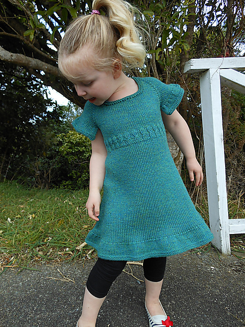 Ravelry: Zita pattern by Sarah Ronchetti