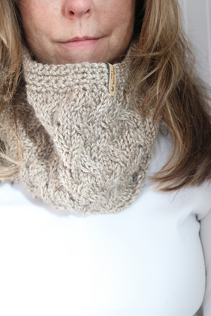 Ravelry: Heartland Cable Cowl pattern by Susan Frick