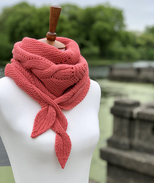Ravelry: Twigly pattern by Jennifer Weissman