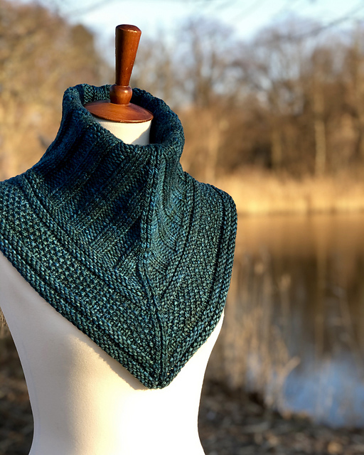 Ravelry: Architexture Cowl pattern by Jennifer Weissman