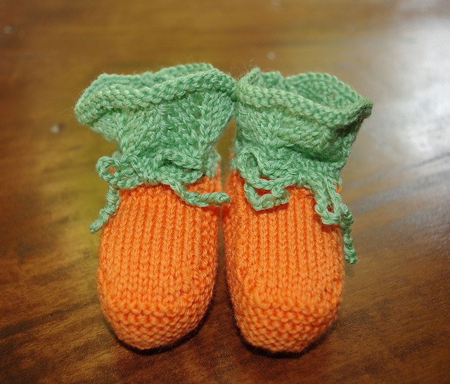 Ravelry: Pumpkin Booties pattern by Kathie Popadin