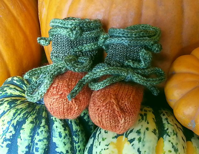 Ravelry: Pumpkin Patch Booties pattern by Kathie Popadin