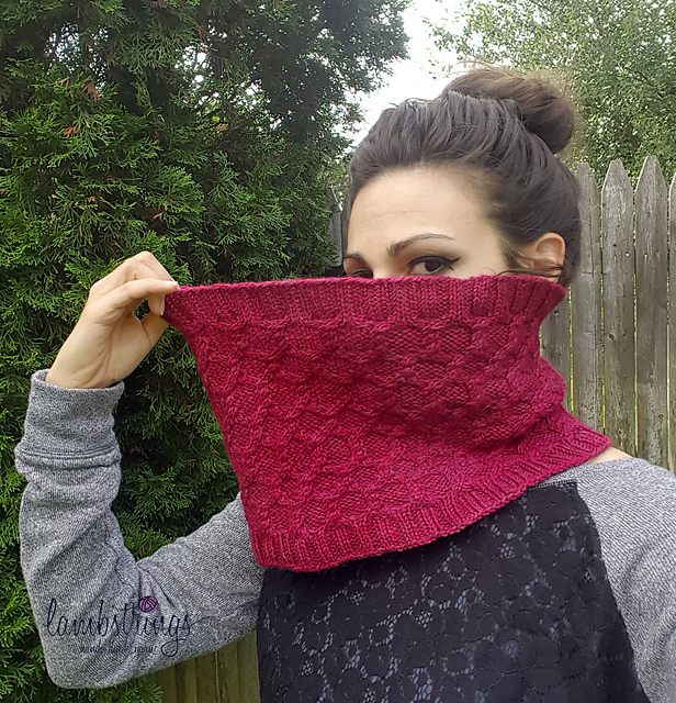 Ravelry: Sweet Bee Cowl pattern by Shanna Felice