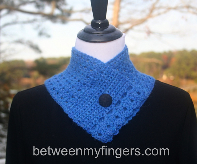 Ravelry: 1-1 Lace Edge Neck Warmer pattern by Sharon Frazier