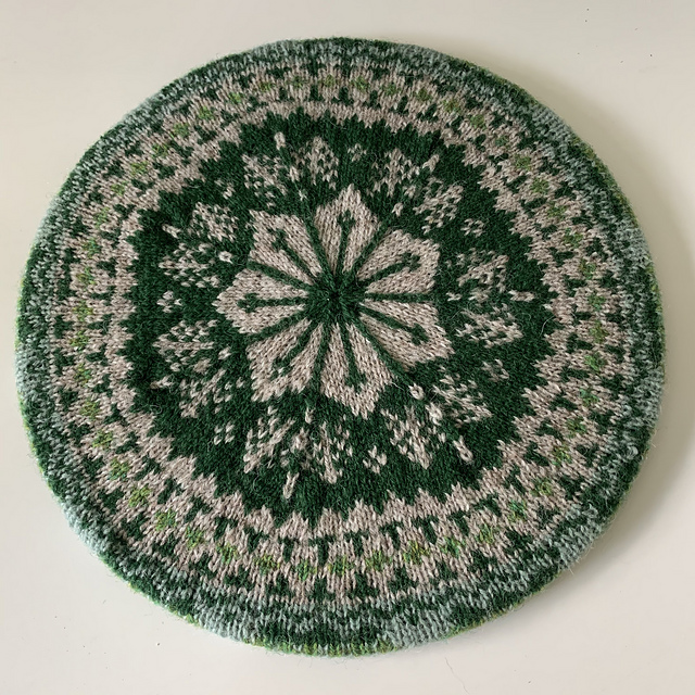 Ravelry: Glenfarg Beret Green pattern by Sharon Spencer