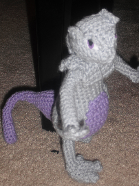 Ravelry: mewtwo pattern by Shelly Hedko
