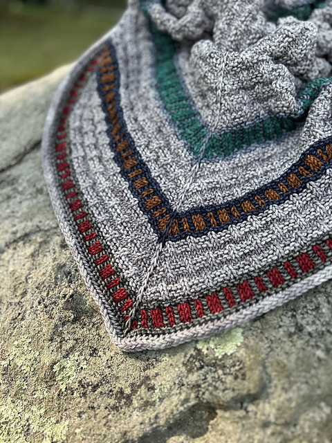 Ravelry: Standing Stone pattern by : : : Katie Degroff Knits