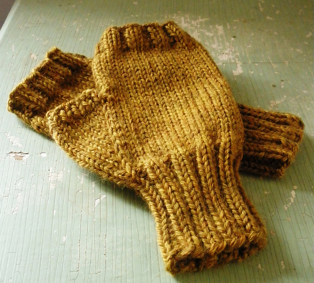 Ravelry: Basic Fingerless Mitts pattern by Jaclyn Myer