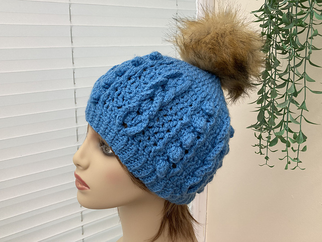 Ravelry: Magnificent loop hat pattern by ShiFio's Patterns