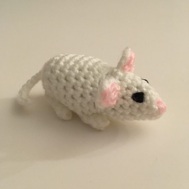 Ravelry: Maddie the mouse pattern by Jenn Mulherin