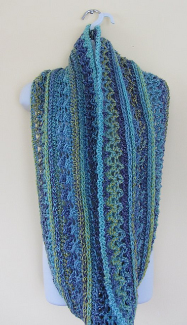 Ravelry: ShinyHappyDonna's Seaside Infinity Scarf