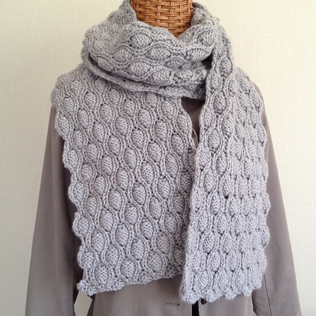 Ravelry: Cocoon Muffler pattern by Mariko Mikuni (三國 万里子）