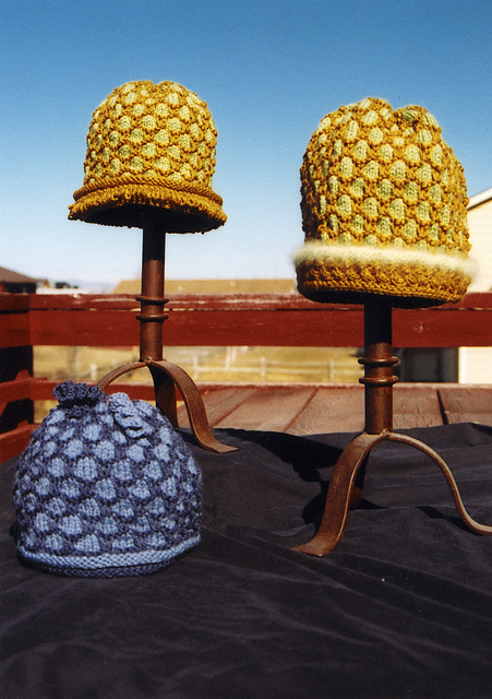Ravelry: Honeycomb Hats 1022 pattern by Shona Smith
