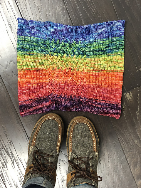 Ravelry: Merry Fade Cowl pattern by Shea Bennett