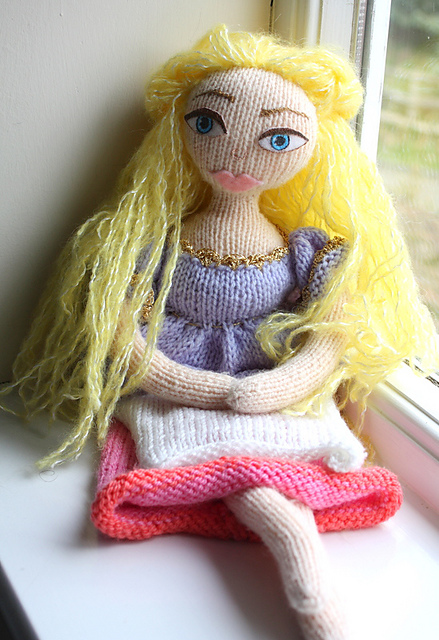 Ravelry: Making the Body - Jenny, Poppy & Ann pattern by Fiona McDonald