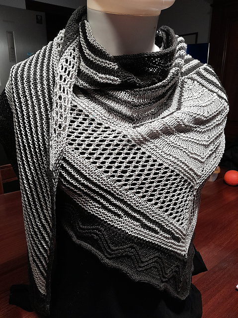 Ravelry: simona20's Simona Mare Nostrum Shawl
