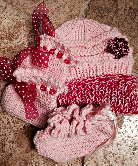 Ravelry: Newborn Set pattern by Elahe Hejazi