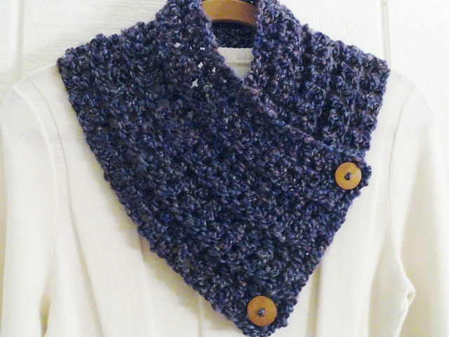 Ravelry: Ribbed Button Cowl and Beanie pattern by Kathy Olivarez