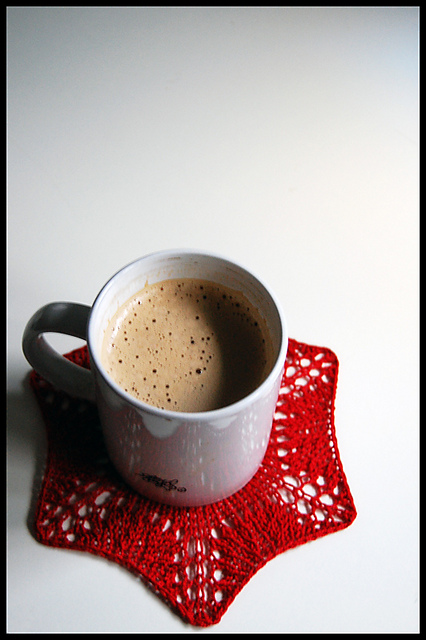 Ravelry: Rondeau Small Lace Doily pattern by Linda Browning