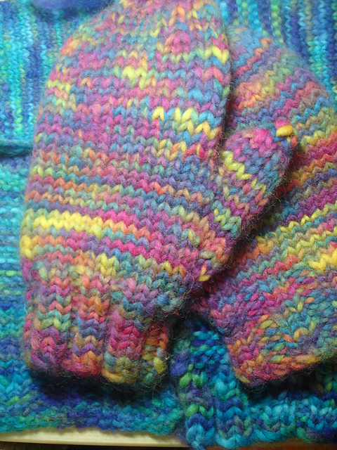 Ravelry: Unspun Roving Mittens pattern by Amy Clarke Moore