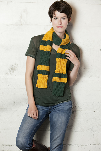 Ravelry: Simpliworsted Wave Scarf pattern by Chuck Wilmesher