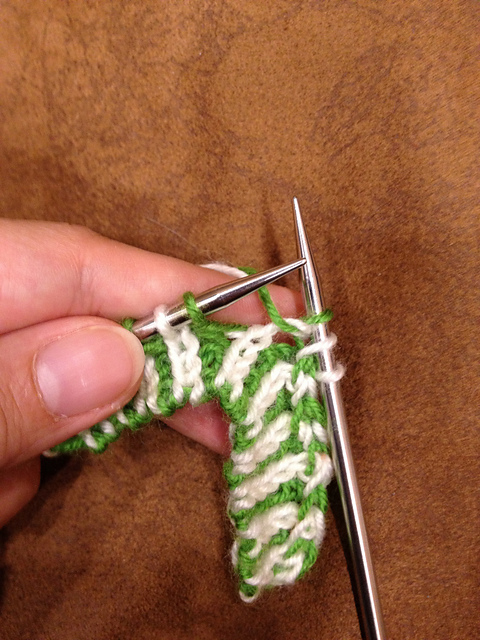 Ravelry: skeincharmer's MC: Two-Color Double-Chain Bind-off