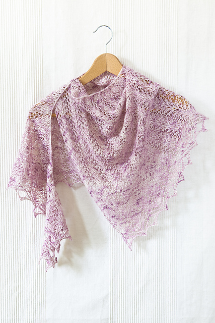 Ravelry: Auro pattern by Skeinwalker Knits