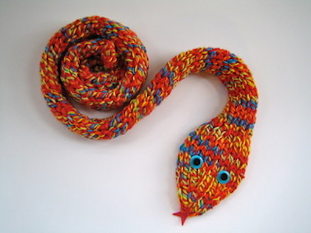 Ravelry: Slithery Snake Scarf pattern by Amy Sklansky