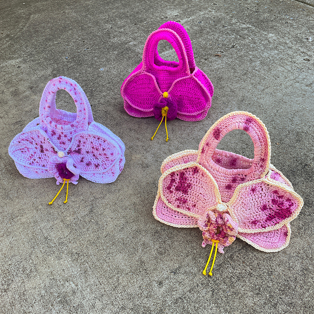 Ravelry: Orchid Purse pattern by Amy Lai