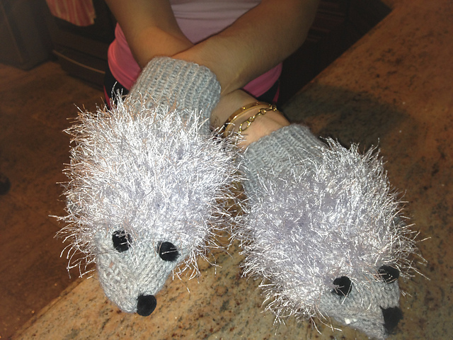 Ravelry: Hedgehog Mittens pattern by Luba Roytberg