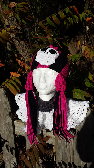 Ravelry: Skull hat pattern by Raechel Kammers