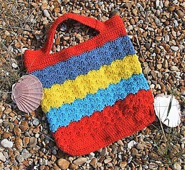Ravelry: Shell stitch beach bag pattern by Smugface Lazybones