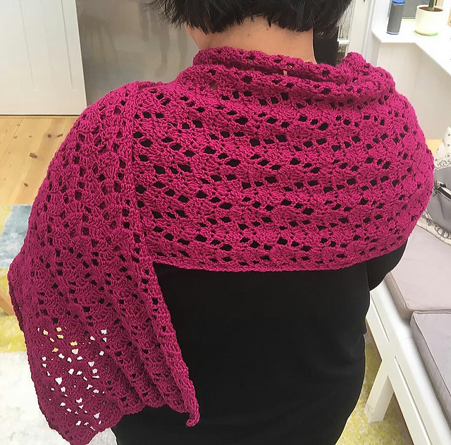 Ravelry: Arrowhead lace wrap pattern by Smugface Lazybones