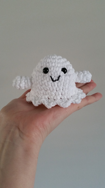 Ravelry: A Little Fall Ghostie Ghost pattern by Nikki Mack