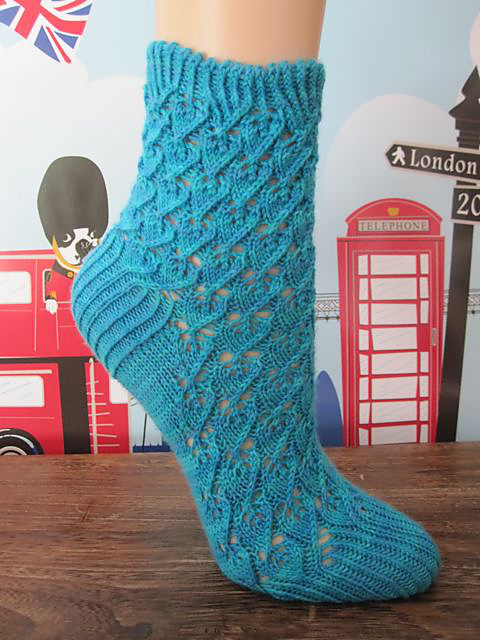 Ravelry: 2luvcrew pattern by Alice Yu