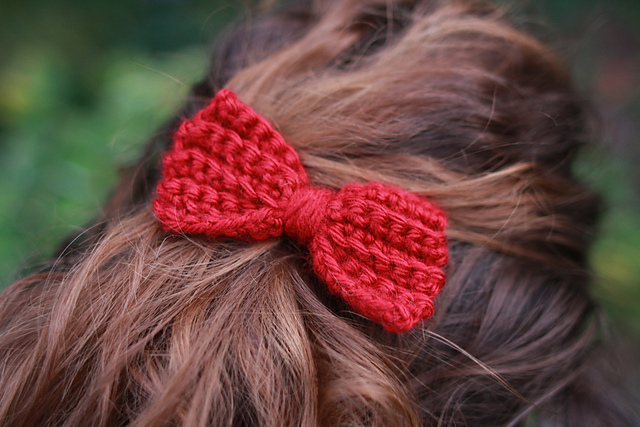Ravelry: Small Bow Pin pattern by Rachael Oglesby