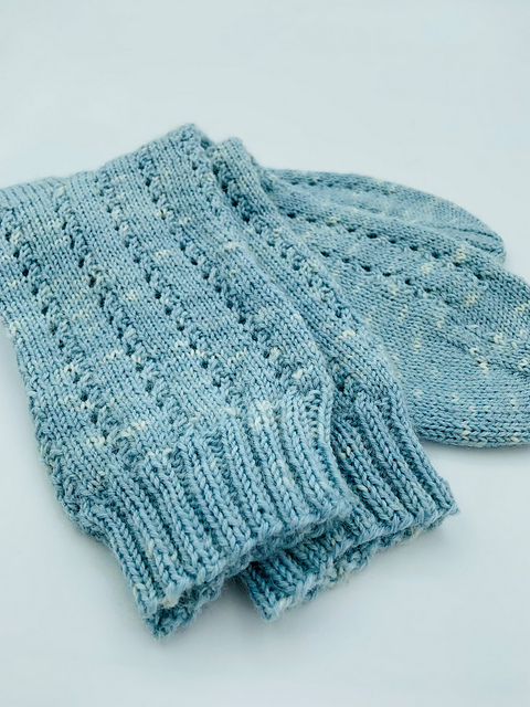 Ravelry: Lazy lace socks pattern by Pien Roggeveen