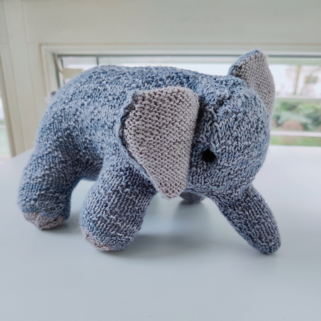 Ravelry: Edward the Elephant pattern by Hiroko Ibuki (伊吹 広子)