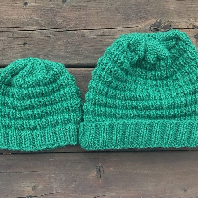 Ravelry: Chapeau - Beanie vice versa pattern by Vivre au Crochet (Lucie)