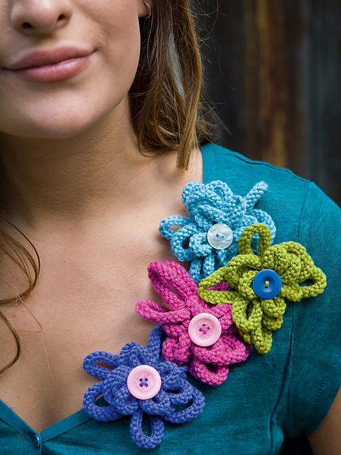 Ravelry: Bloom Brooch pattern by Martin Storey
