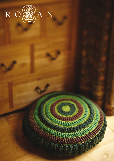 Ravelry: Crochet Round Cushion pattern by Heejin Son
