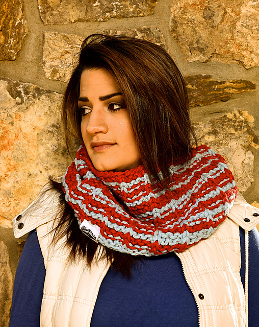 Ravelry: Go, Fight, Win, Team! Cowl pattern by Sasha Ball Rives
