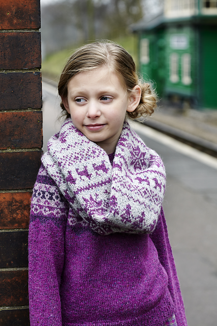 Ravelry: Elsie Cowl pattern by Marie Wallin