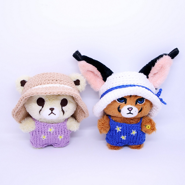 Ravelry: 10cm dolls' straw hat pattern by SOMSOMCo.