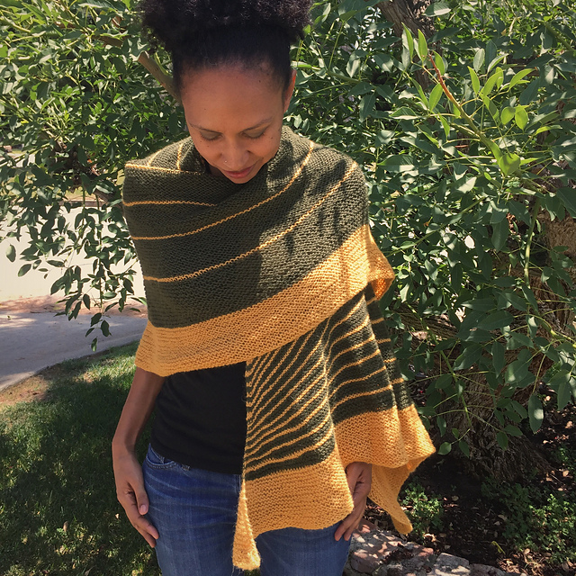 Ravelry: sonialena's Green and Gold Shawl